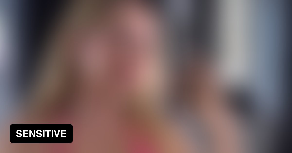 Small and huge - 9GAG