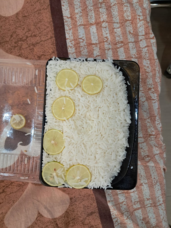 Ordered lemon rice got this 😭😭 - 9GAG