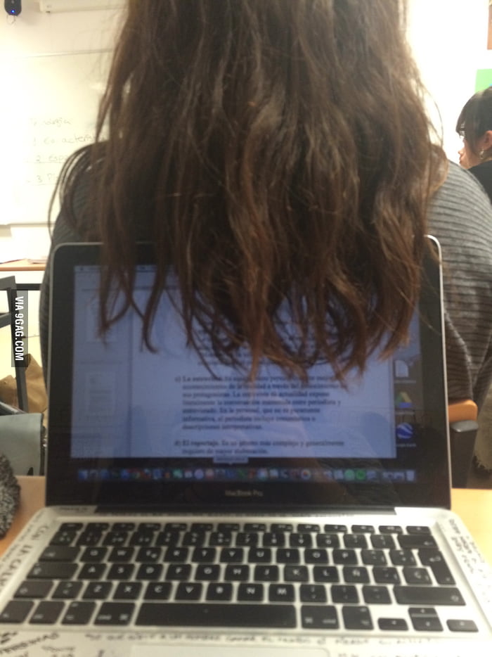 Cons of having hot girls in front - 9GAG