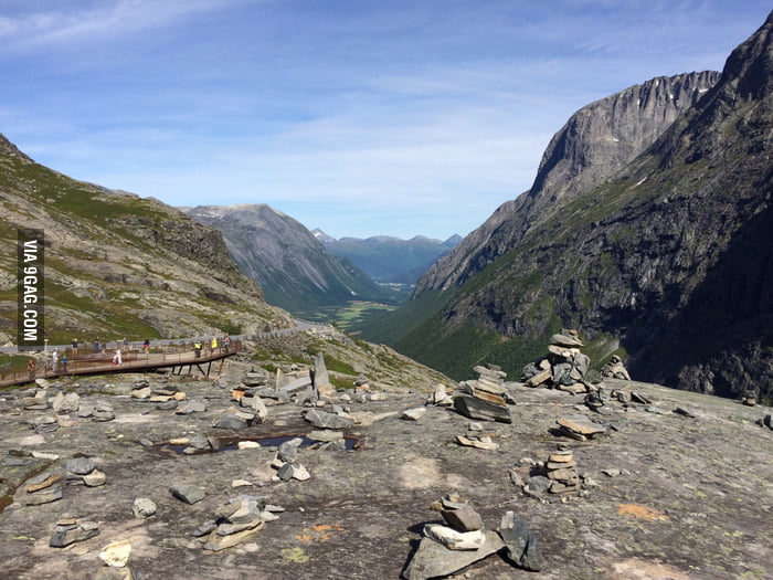 Just discovered: travelers in norway build these little rock towers ...