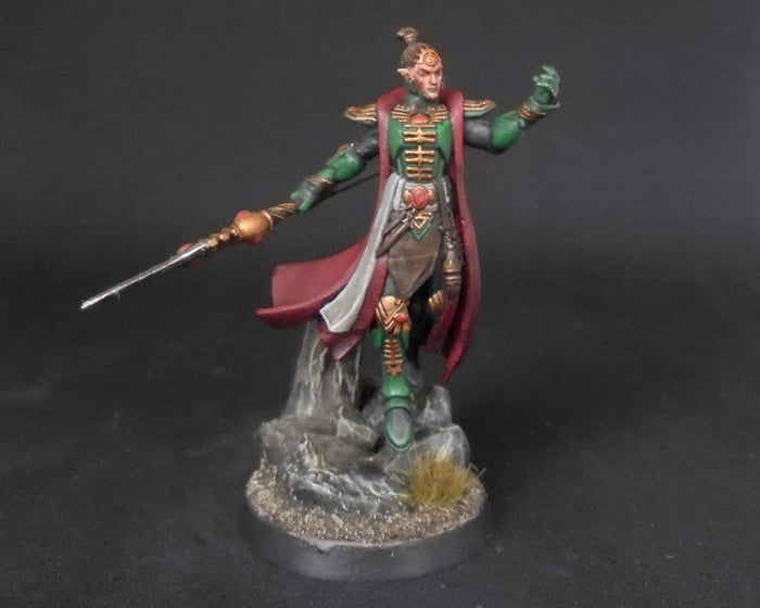 I don't even play Eldar but always wanted to paint Farseer Macha and ...
