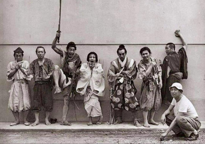 Director Akira Kurosawa with the cast of his film Rashomon, 1950 . - 9GAG