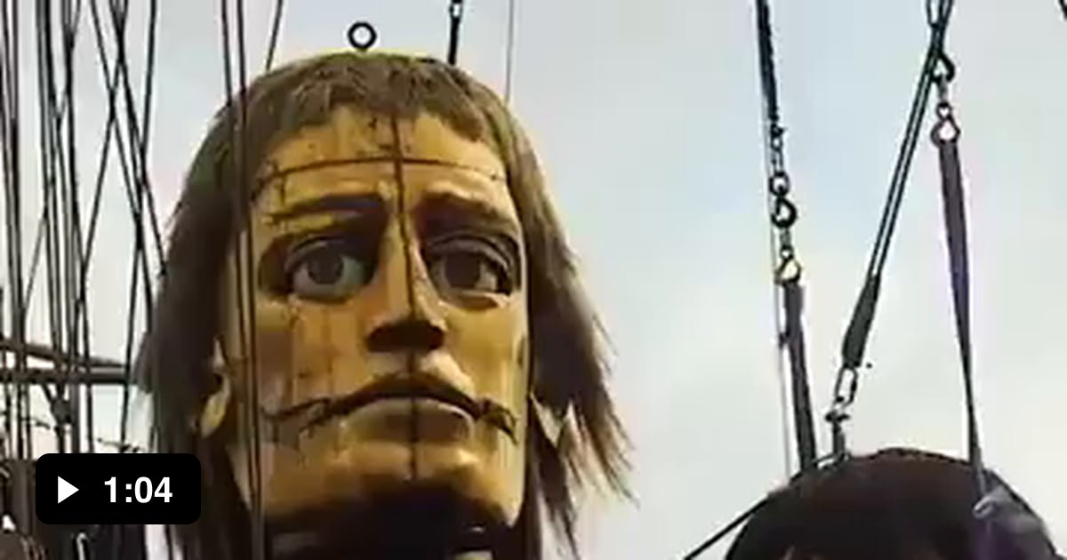 40ft puppet parade - 9GAG