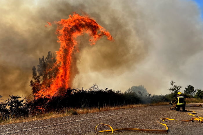 Sxenick photo for EFE. Fire in Spain - 9GAG