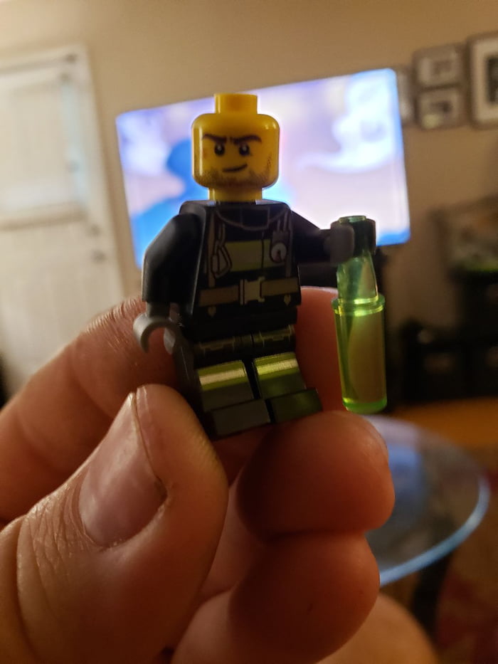 Life hack: if you ever need a beer for your Lego man, a green light ...