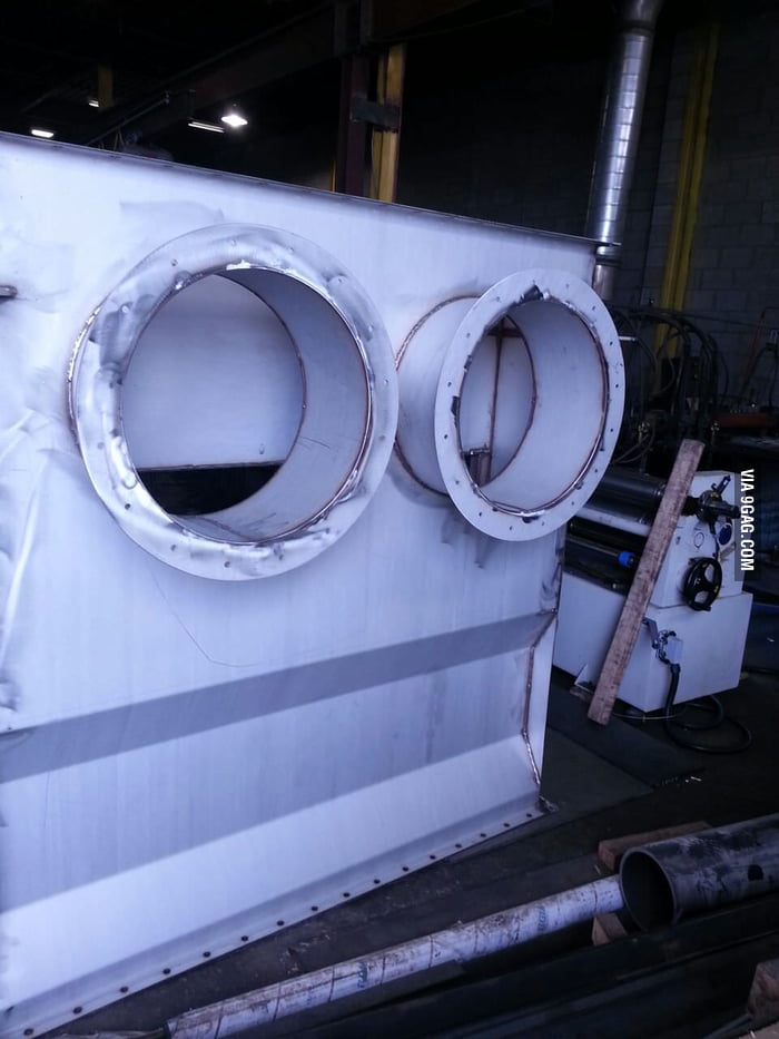 Big metal thing has seen some shit - 9GAG