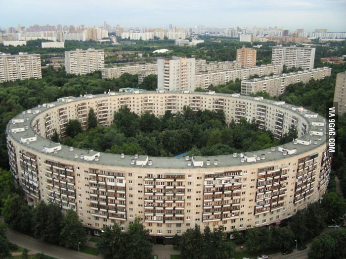 Round house in Moscow - 9GAG