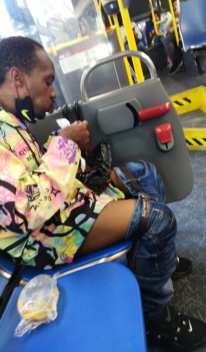 Eating ribs while your pants take dibs - 9GAG