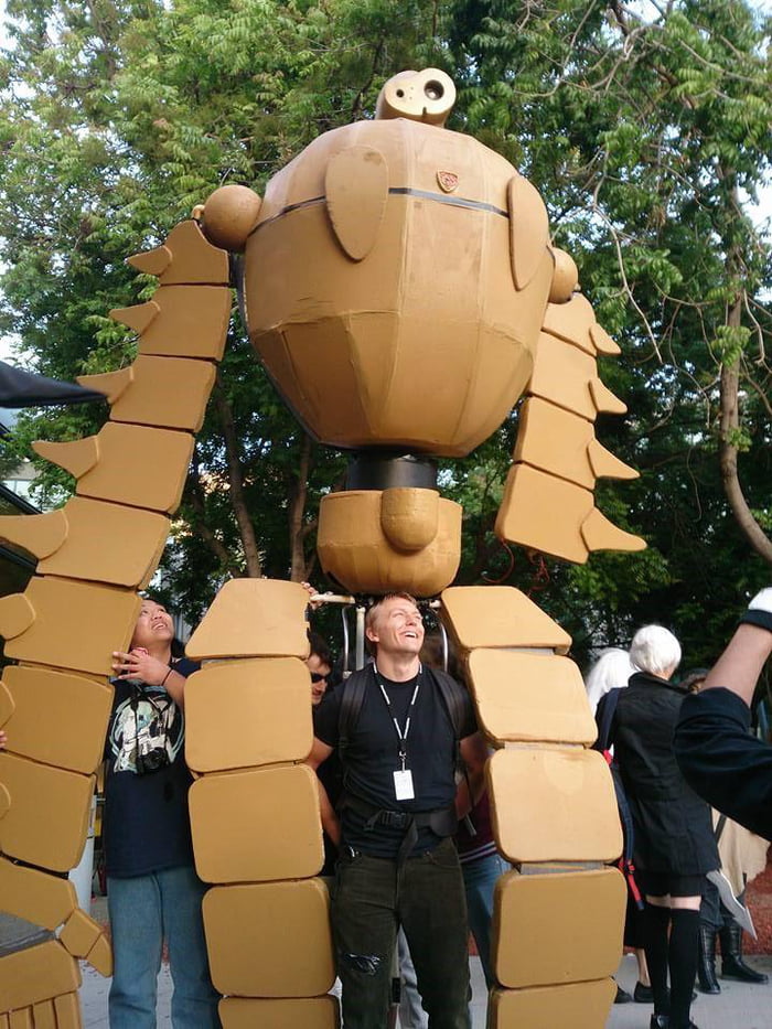 Life-Size Laputa Robot - 9GAG