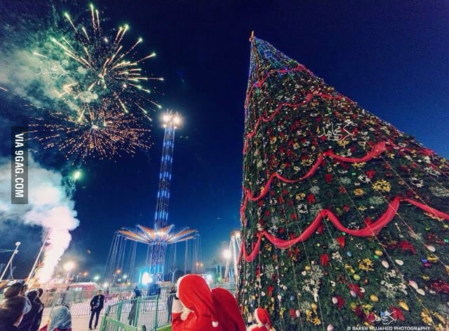 Christmas tree form baghdad / iraq - we wish you a merry christmas - 9GAG