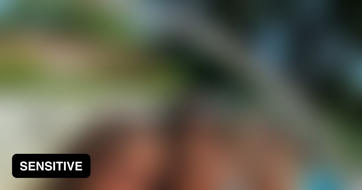 Poolside (pick one) - 9GAG