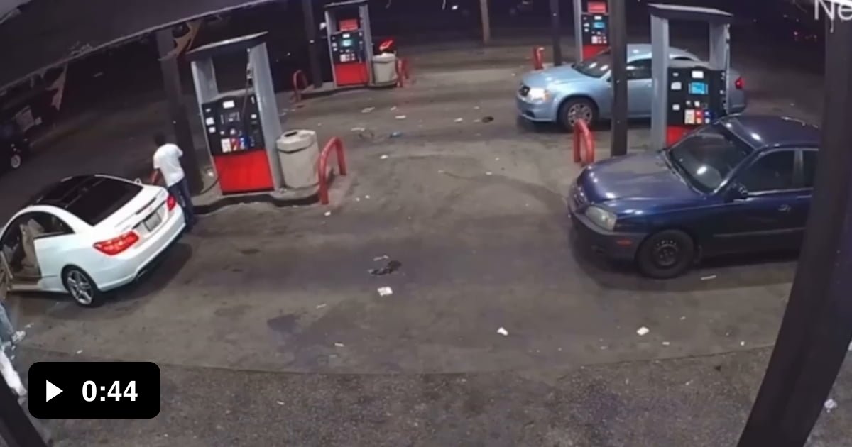 Shootout at an atlanta gas station - 9GAG
