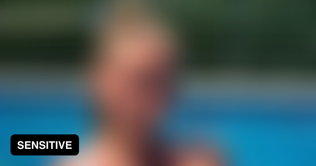 Cheers from the pool - 9GAG