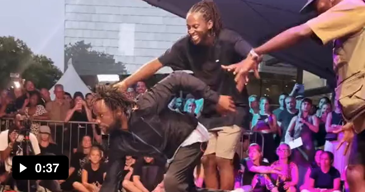 This guy's core muscles strength though - 9GAG