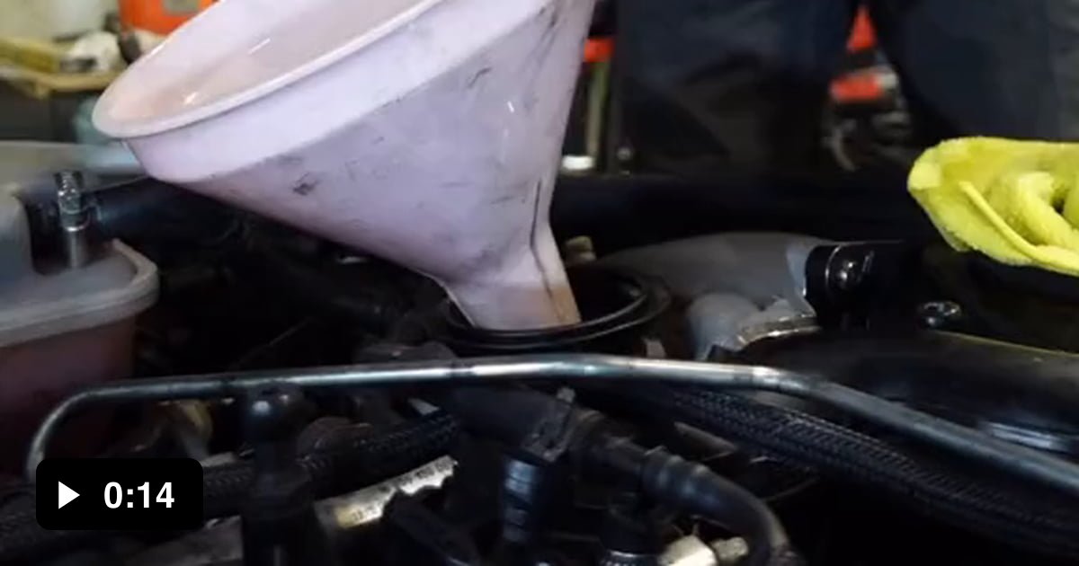 How to properly fill the engine with oil. - 9GAG