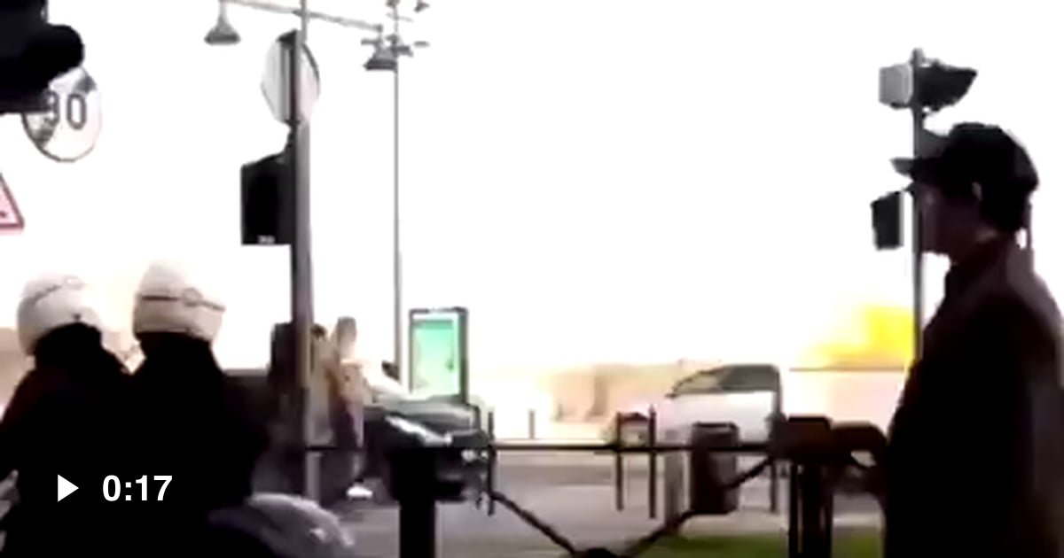 What a d**head - 9GAG