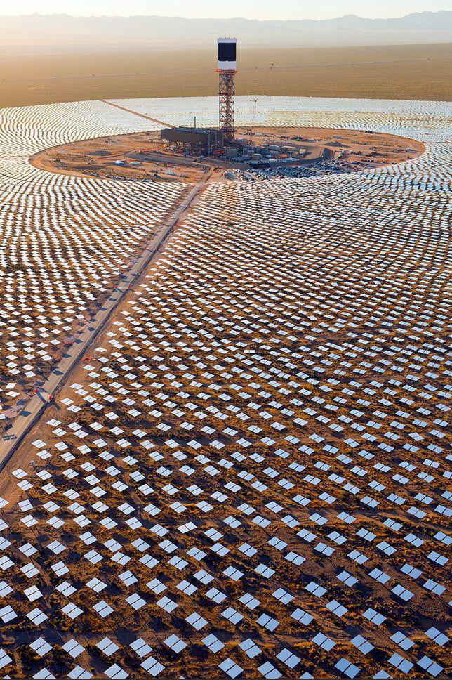 The Noor complex solar power plant in Morocco, it covers 450 hectares ...
