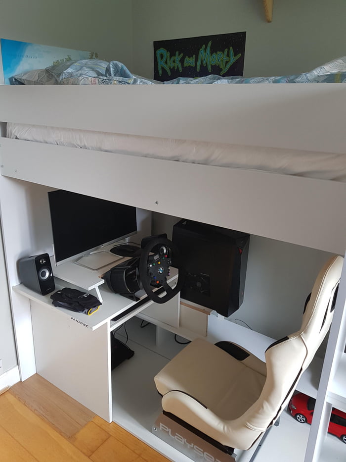 Bunk bed turned sim rig - 9GAG