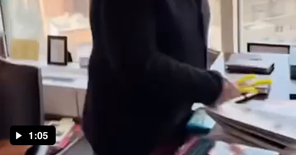 Just Robert De Niro FaceTiming Martin Scorsese to say goodnight - 9GAG