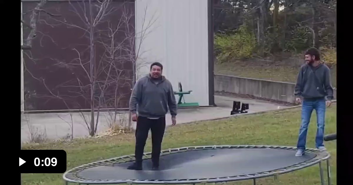 That laugh.. sounds like kettle - 9GAG