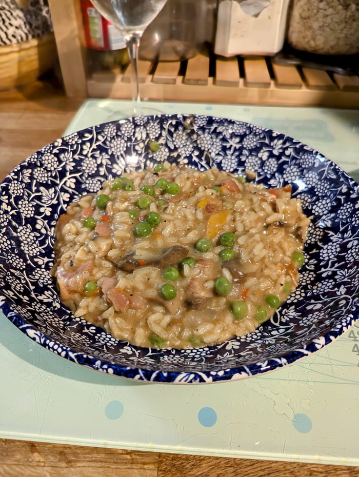Pea and Bacon Risotto, with a truffle, mushroom, and shallot soffrito base - 9GAG