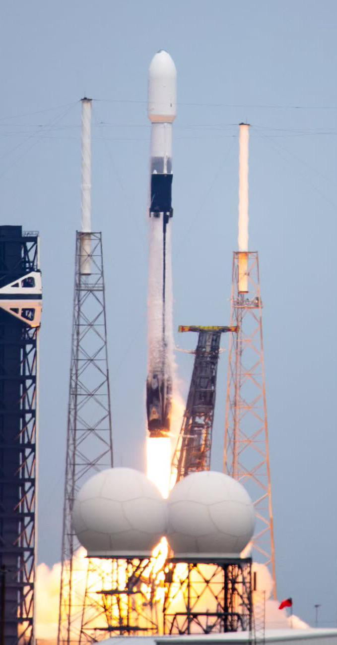 To get a professional looking pic of a rocket - 9GAG