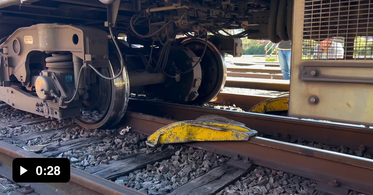 This is how derailed bogeys are put back on track. - 9GAG