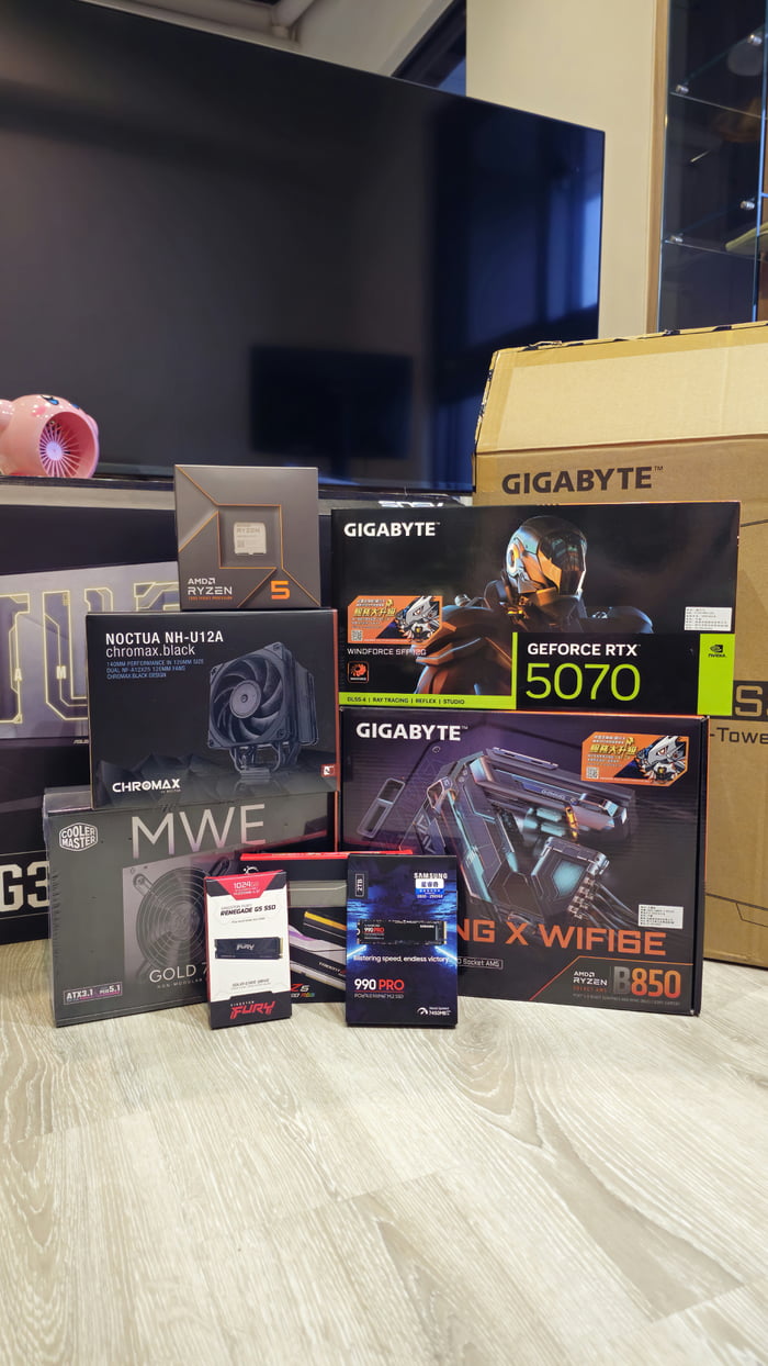 Finally saved up enough to build my first PC - 9GAG