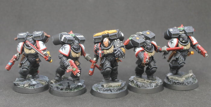 Assault Intercessors with old style jump packs - 9GAG