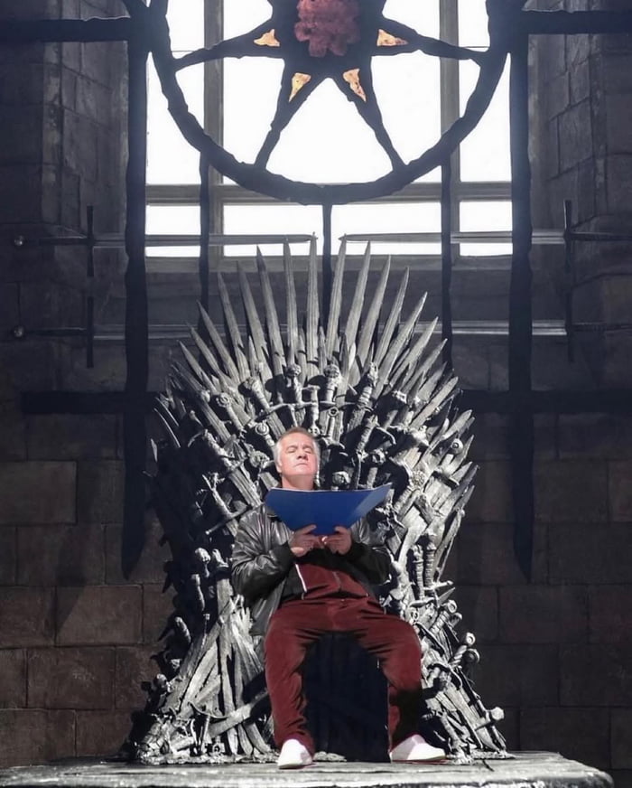 "They call it the Red Keep, T" - 9GAG