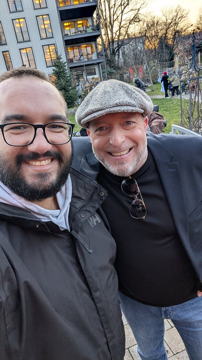 I met a meme legend. Do you recognize him? - 9GAG