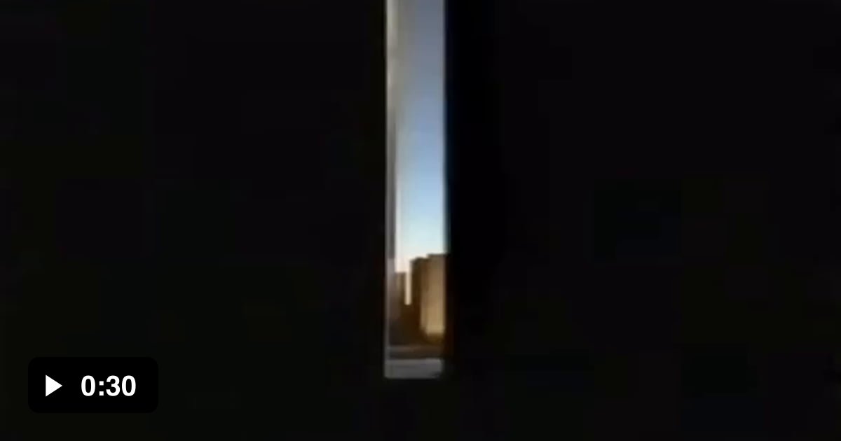 A 1995 Philips TV commercial featuring the Twin Towers that aged very ...