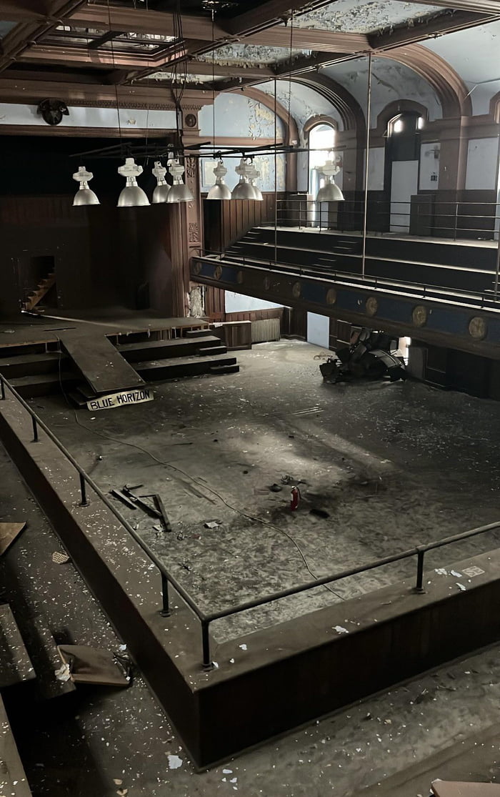 The Blue Horizon boxing venue in Philadelphia, left to rot. - 9GAG
