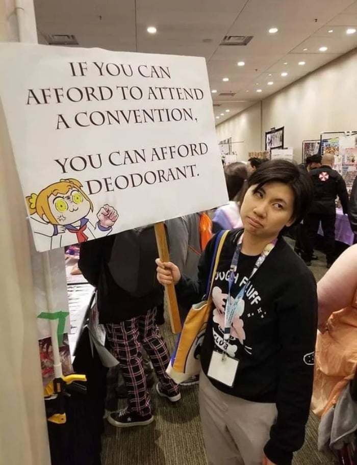 Random anime convention attende the speaker of truth - 9GAG