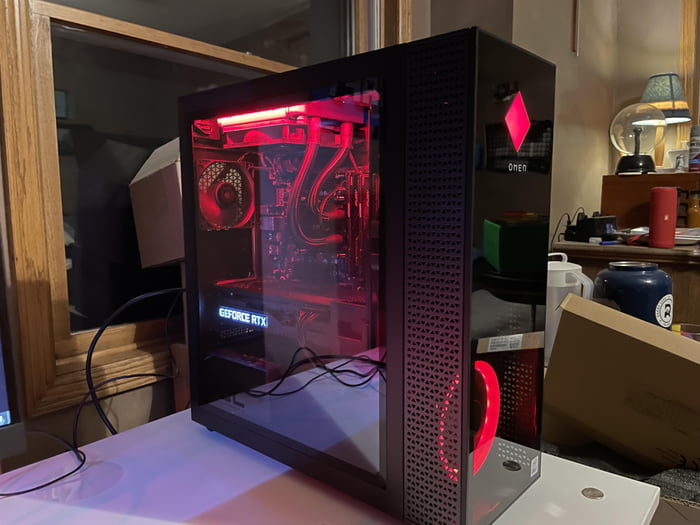 New pc fired up for the first time! - 9GAG