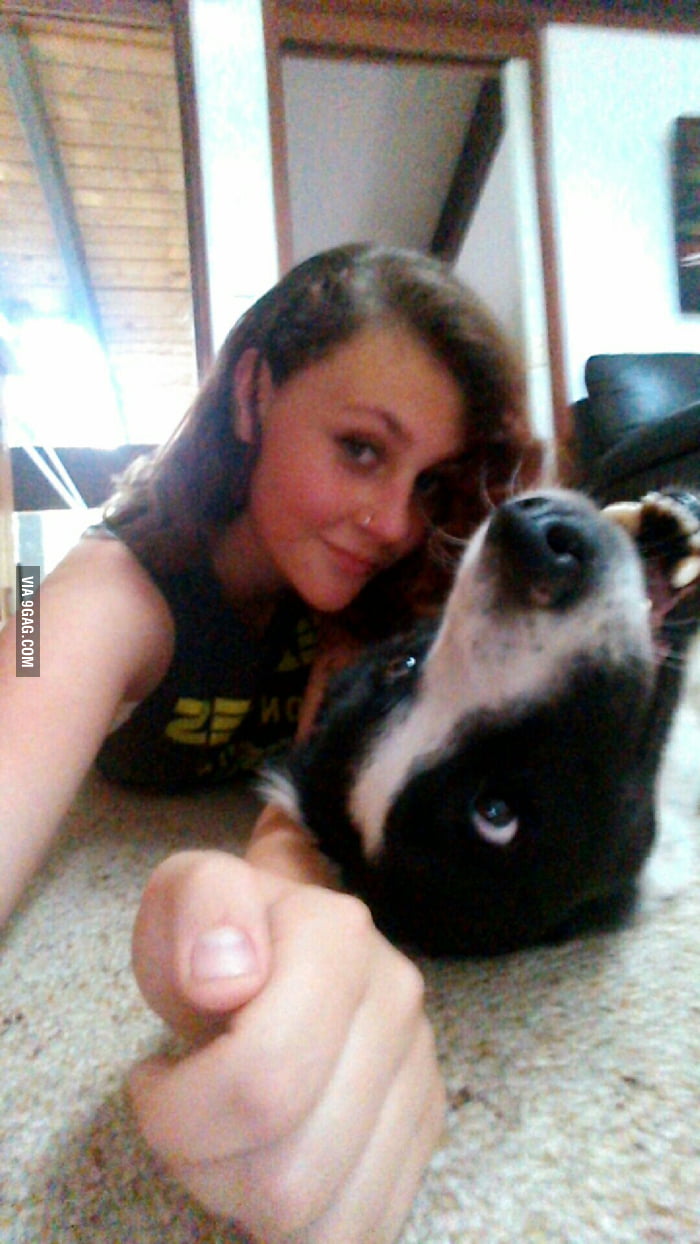 This is what happens when I try to take a nice photo with my dog - 9GAG