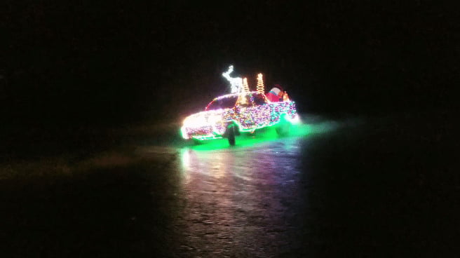 Santa is either late or on meth this year - 9GAG