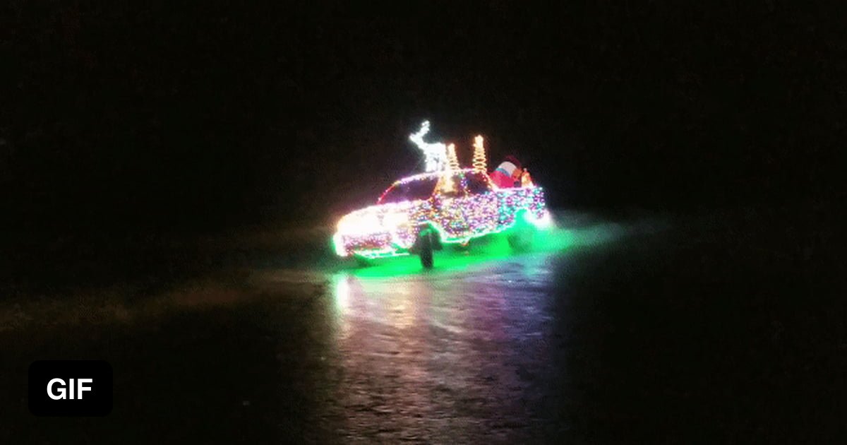 Santa is either late or on meth this year - 9GAG