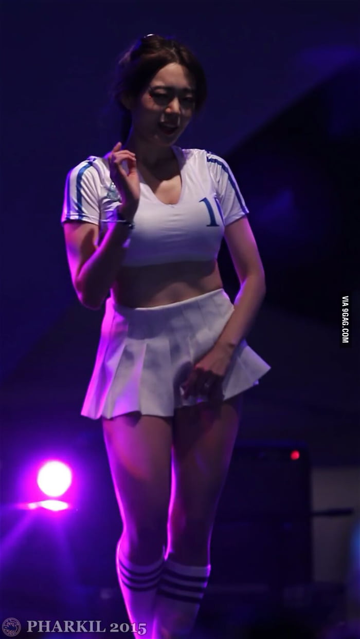 Eunsol Park in that lighting 😍 - 9GAG