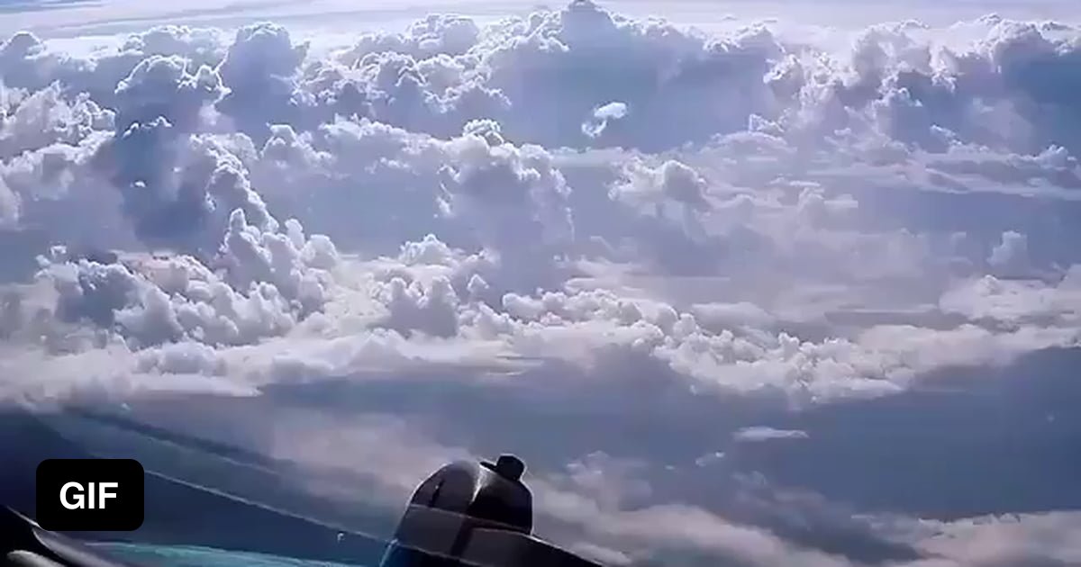 Flying in the middle of clouds - 9GAG