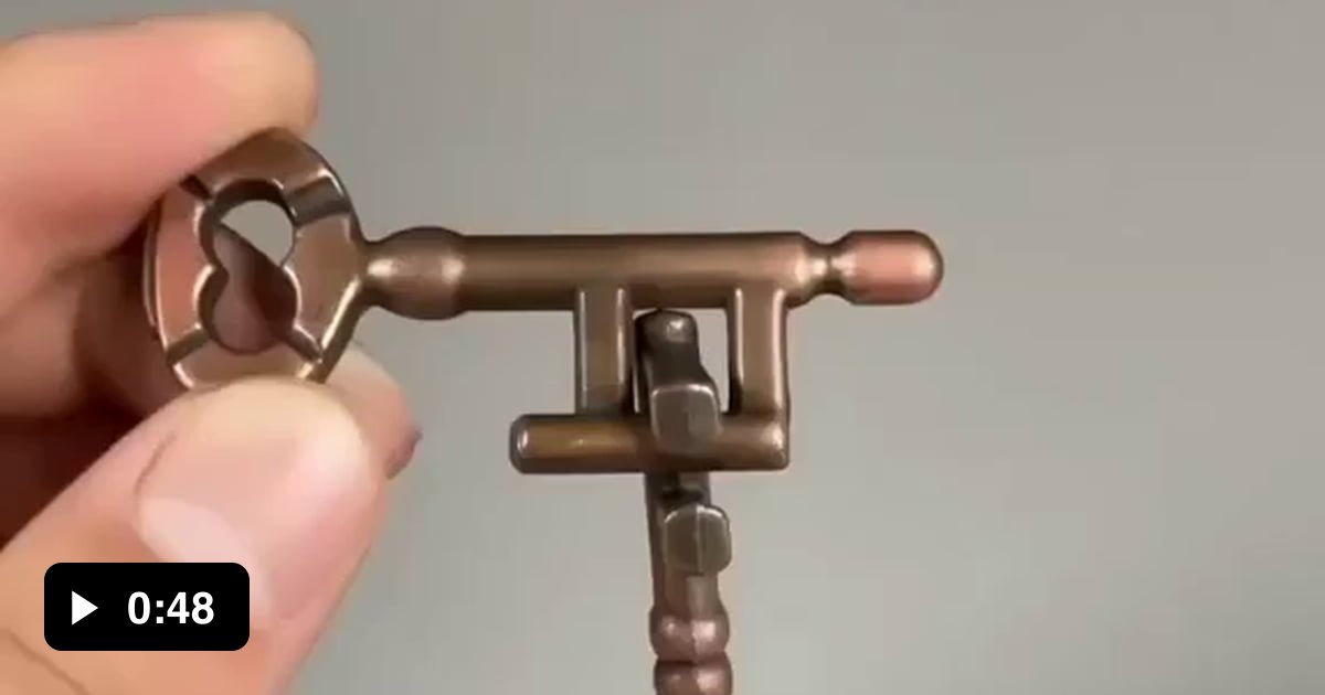 Interesting way to solve the key puzzle.. - 9GAG