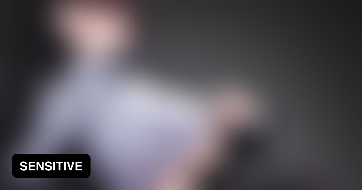 Rio Tsukatsuki flashing her boobs - 9GAG