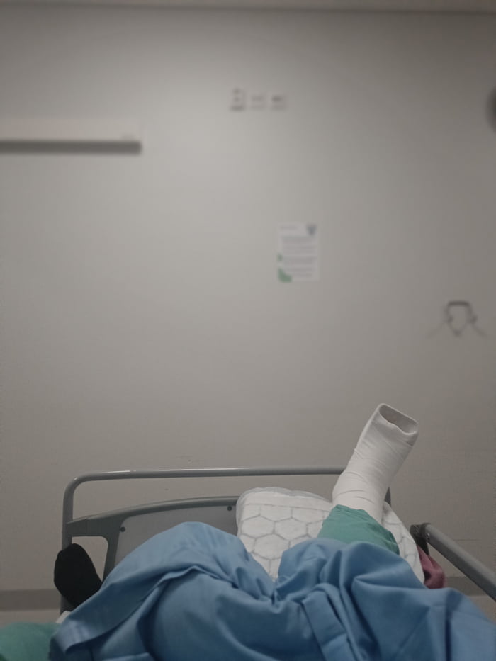 Took a fall and broke my leg, fresh out of surgery. Please post your ...