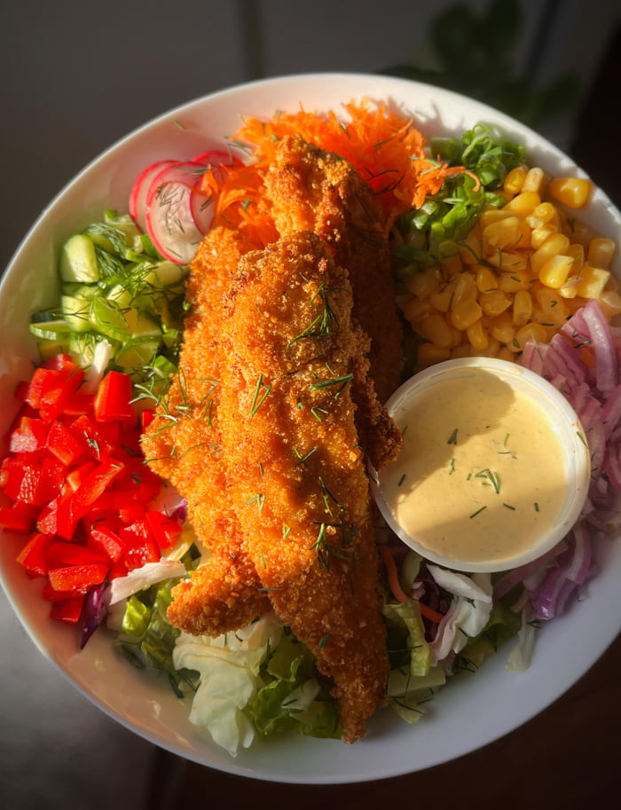 Honey mustard chicken salad with homemade airfried crispy chicken! - 9GAG