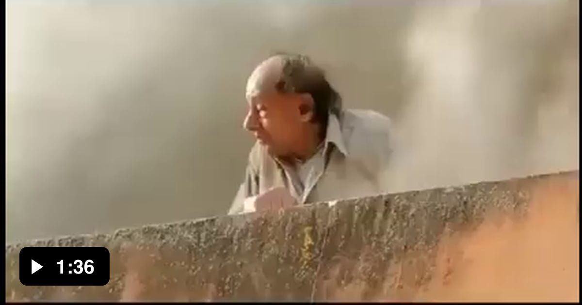 Teens Rescue Old man Trapped in a Fire Without any Equipment. - 9GAG