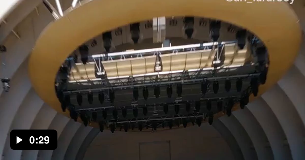 Flying an FPV Drone through the Hollywood Bowl (Loop) - 9GAG