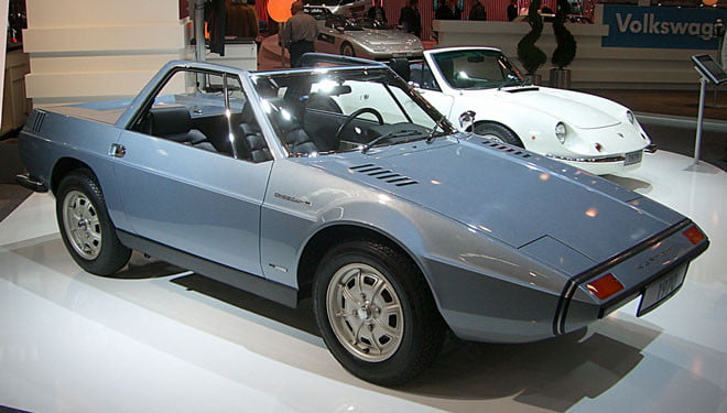 Designed by Italdesign, build by Karmann and presented at the 1971 ...