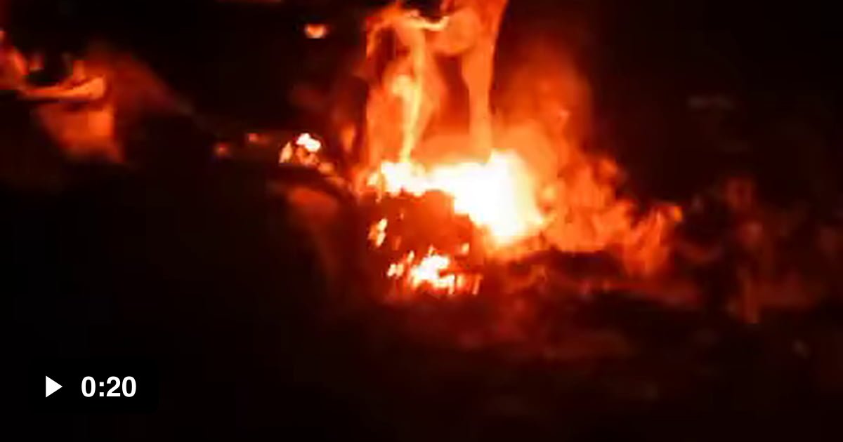 Campfire story time, who's gonna grab the it by the horns? - 9GAG