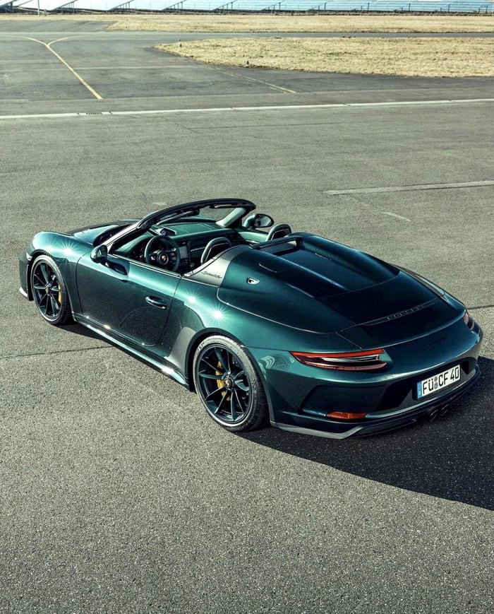Porsche 911 991.2 speedster - 9GAG