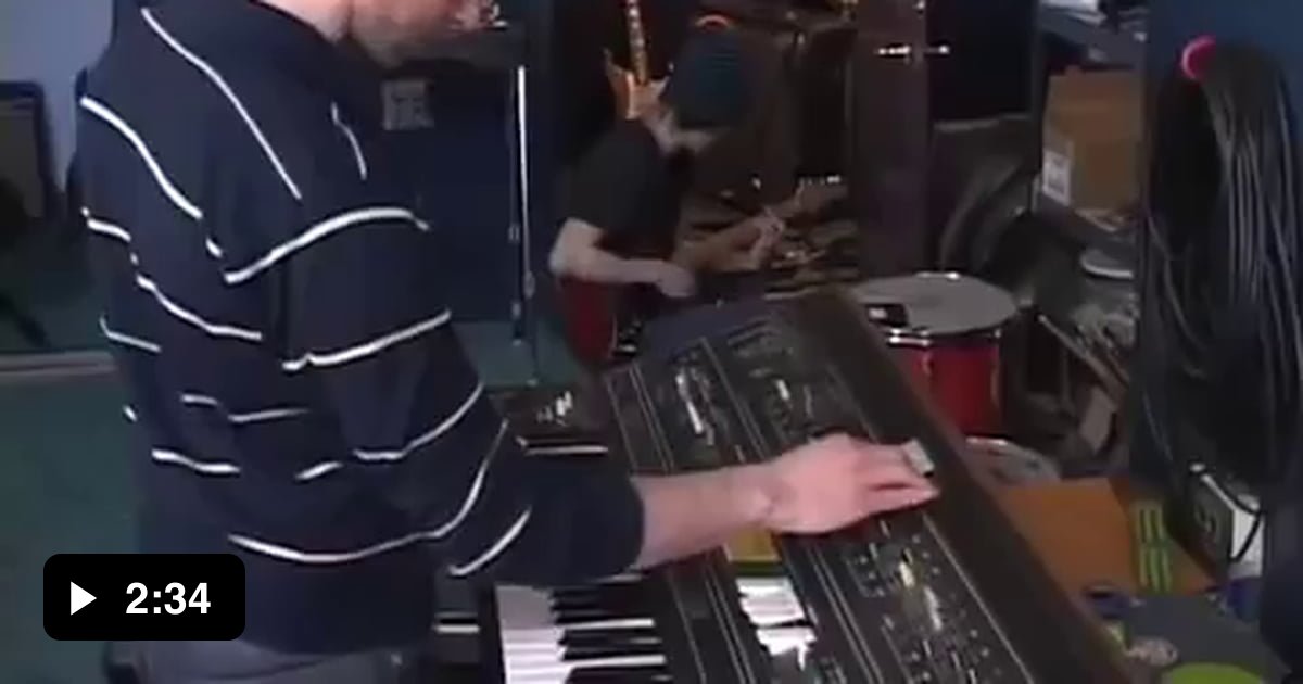 MGMT Recording Electric Feel - 9GAG